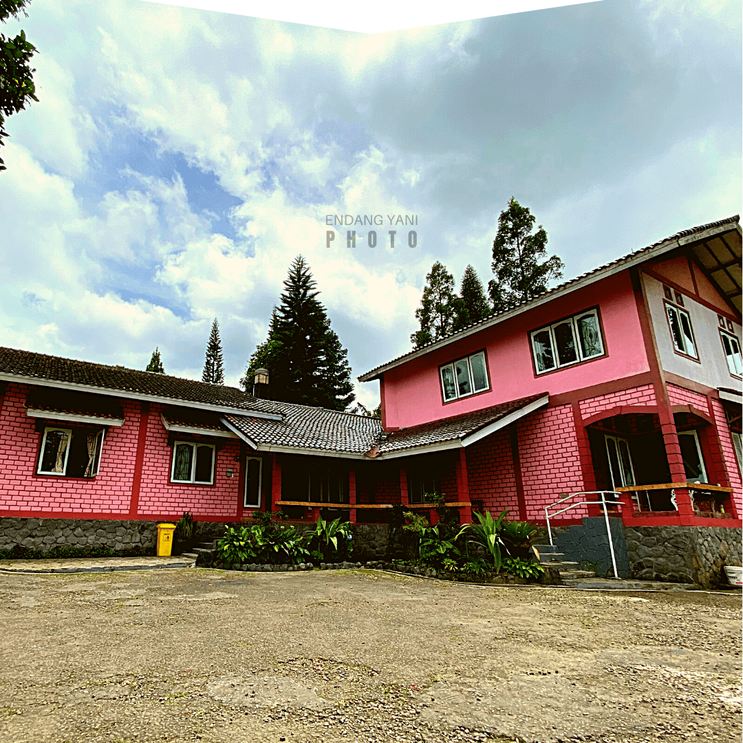 Sewa Villa Puncak Cisarua Bogor Harga Murah - Villa Erika Rose